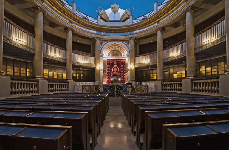 For restoration of Vienna’s historic synagogue: Gottfried Helnwein to ...
