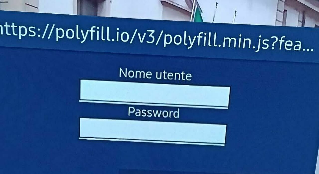Smart TV Samsung bloccate dalla schermata «polyfill.io». Cosa sta ...