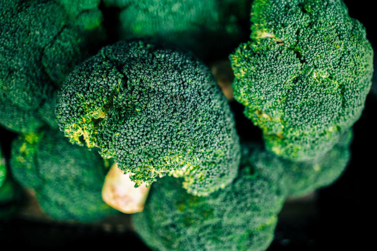 5 foods that are healthier raw than cooked