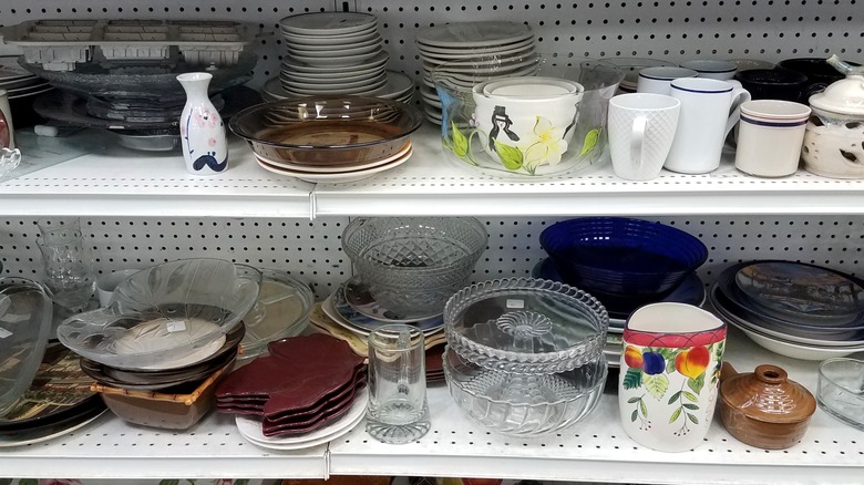 Not Pyrex: The vintage glassware every home had in the '60s that's now ...
