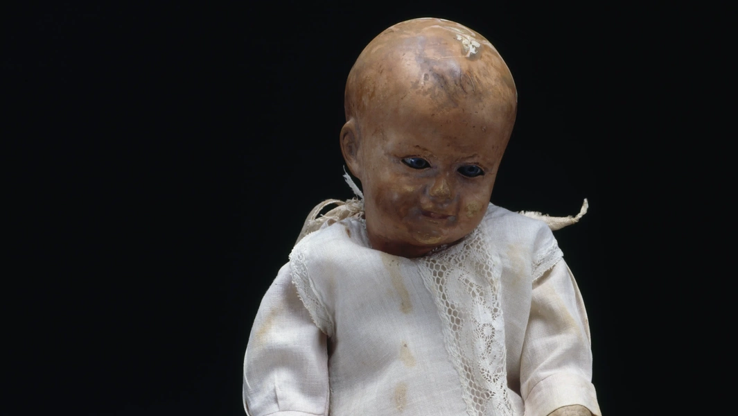 5 antique dolls with hidden safety hazards