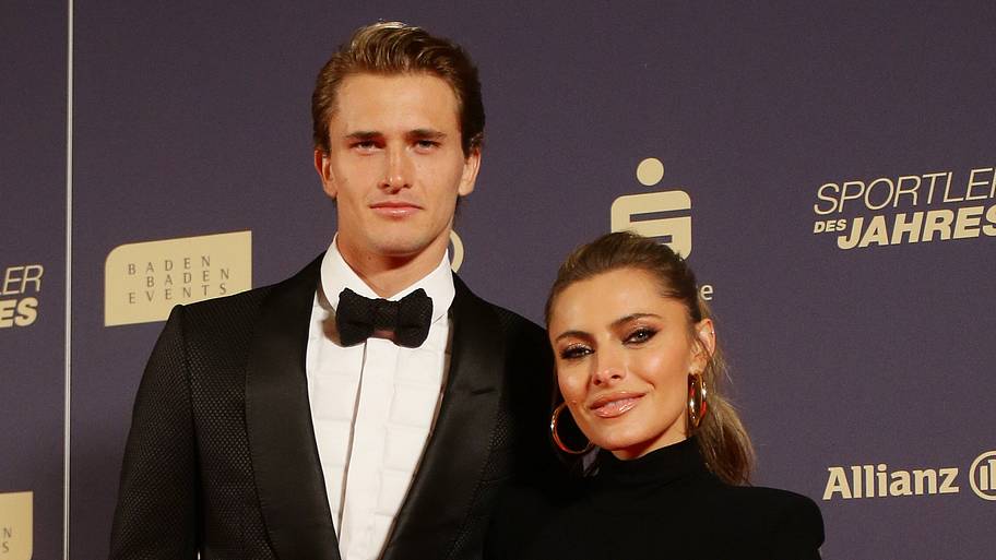 Alexander Zverev's GF Sophia Thomalla reacts after 'pressure' question ...