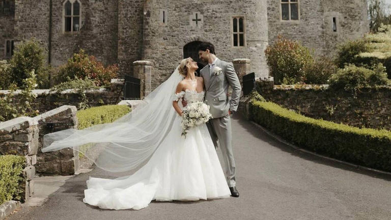 'I found you': DWTS dancer Laura Nolan marries Matthew MacNabb at ...