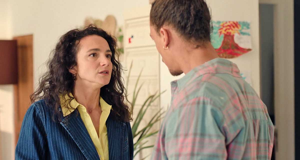 Plus belle la vie : Barbara enceinte de Louis ? Emma et Baptiste se ...