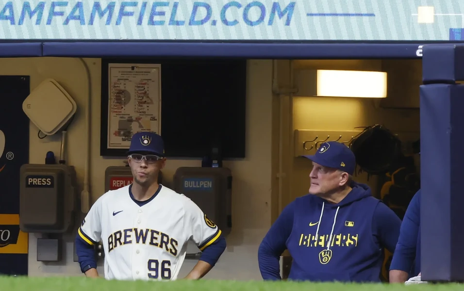 Lucroy apologizes for questioning Brewers' clubhouse leadership