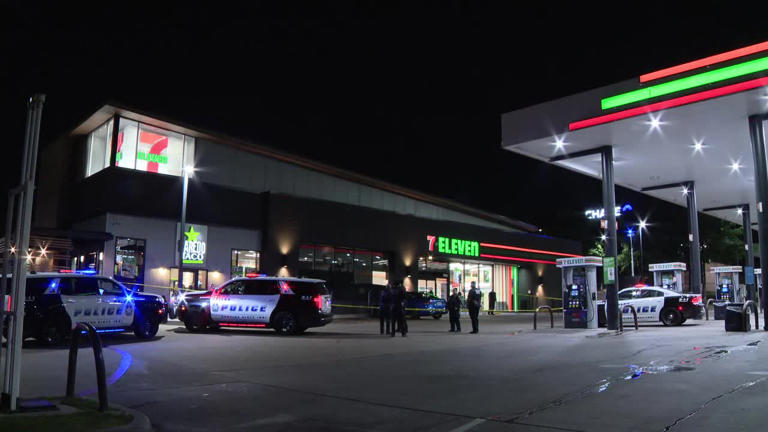 North Oak Cliff shooting leaves 1 dead outside convenience store