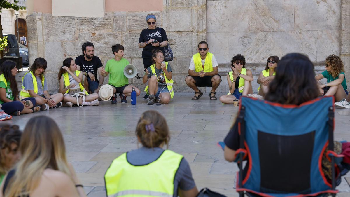 Una exconcejal de Podemos condenada por llamar «asesino» al torero ...