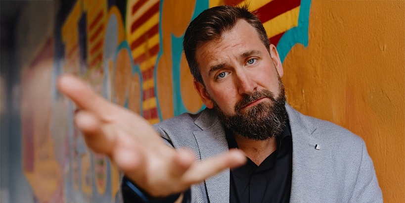 Award-winning comedian Garrett Millerick investigates AI at Edinburgh ...