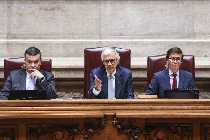 Aguiar-Branco não remete para a PGR, afirmações da ministra da Saúde em ...