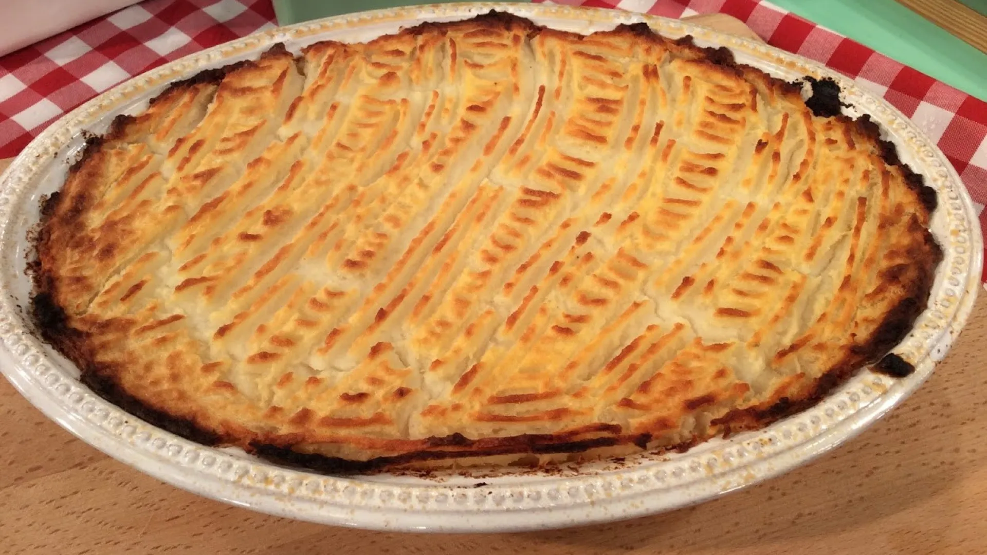 Esta receita (deliciosa) de empadão de atum fica a 1,50€ por pessoa