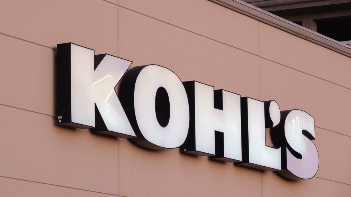 Kohl's is selling its popular men's polo shirts for only $10 in 19 colors