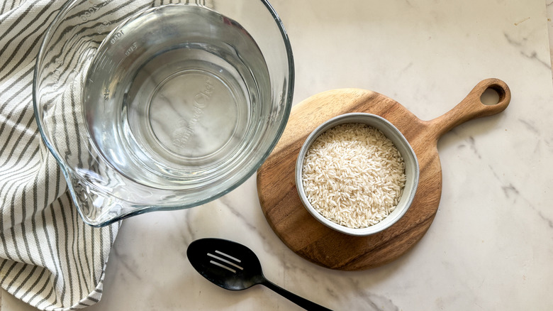 Basic stovetop steamed white rice recipe