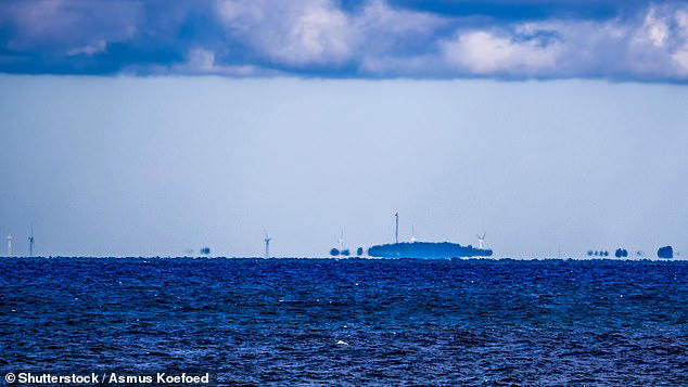 High seas: Mind-boggling mirage off the coast of Cornwall leaves ...