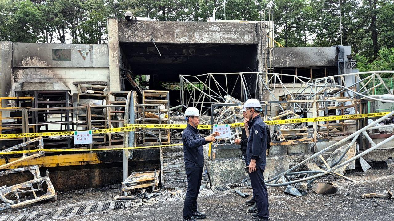 As families await answers, investigators examine site of deadly Hanwha ...