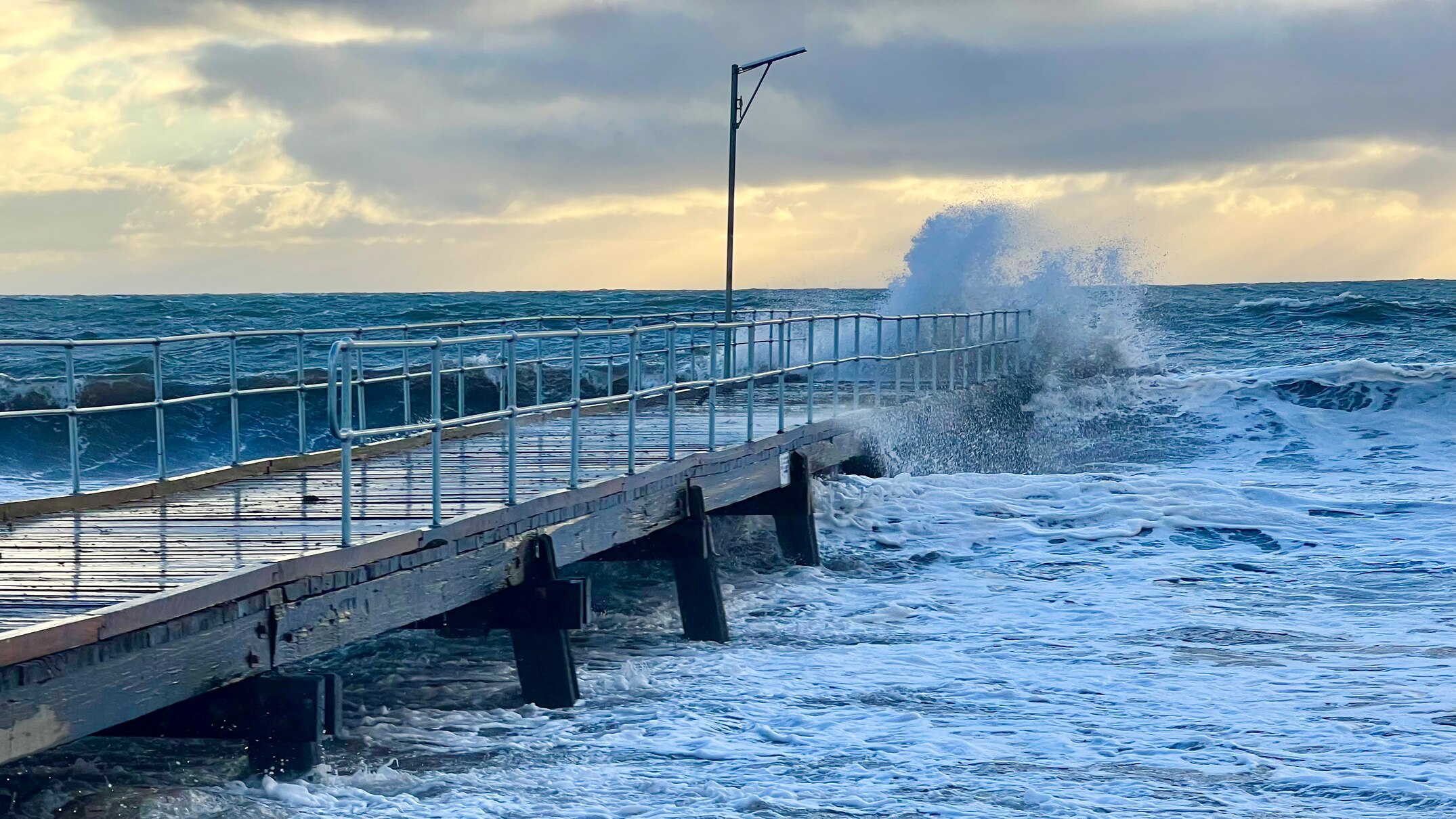 Weather warning for abnormally high tides along entire SA coastline