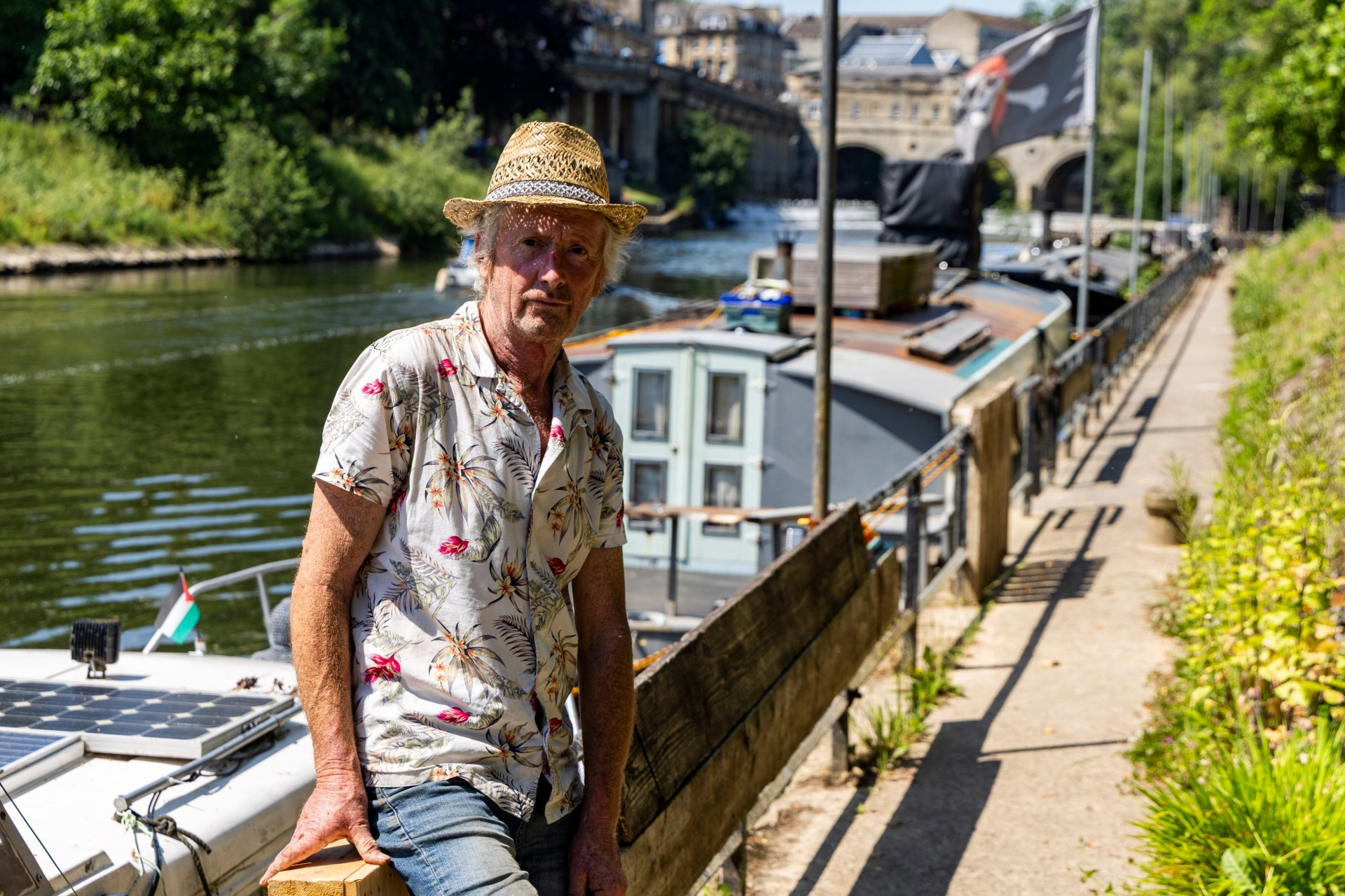 ‘Scruffy’ houseboat owners refuse to leave Bath beauty spot after ...