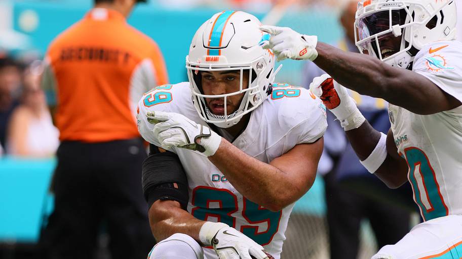 Patriots suffer major blow at TE, place newcomer on IR