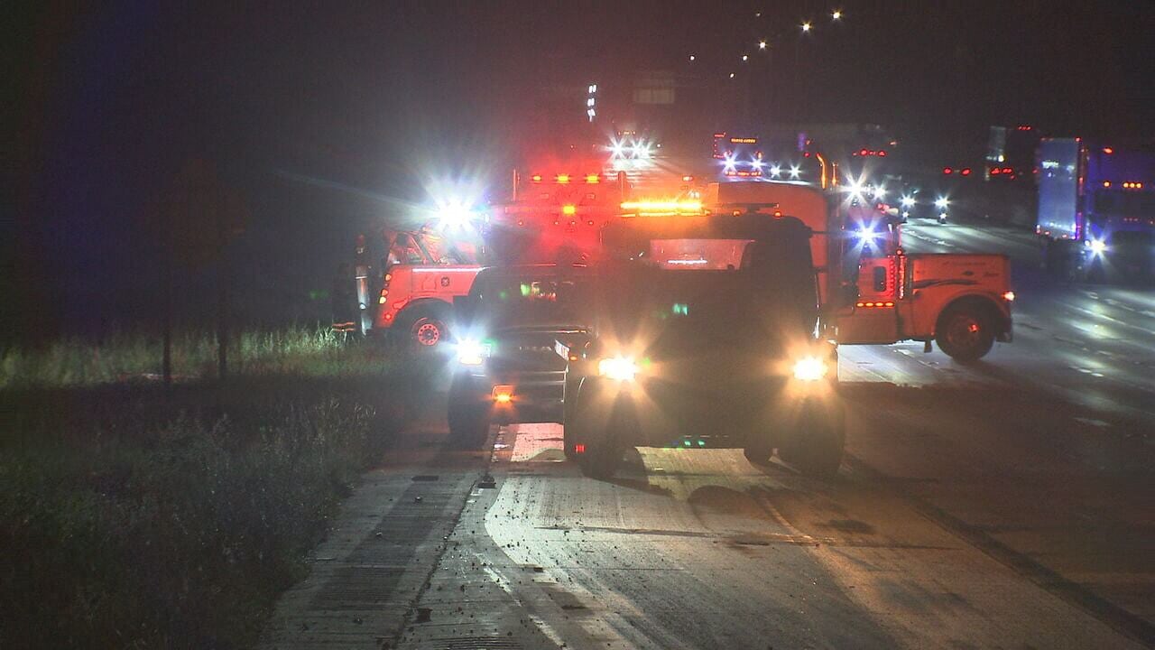 1 killed in west Mecklenburg County tractor-trailer crash