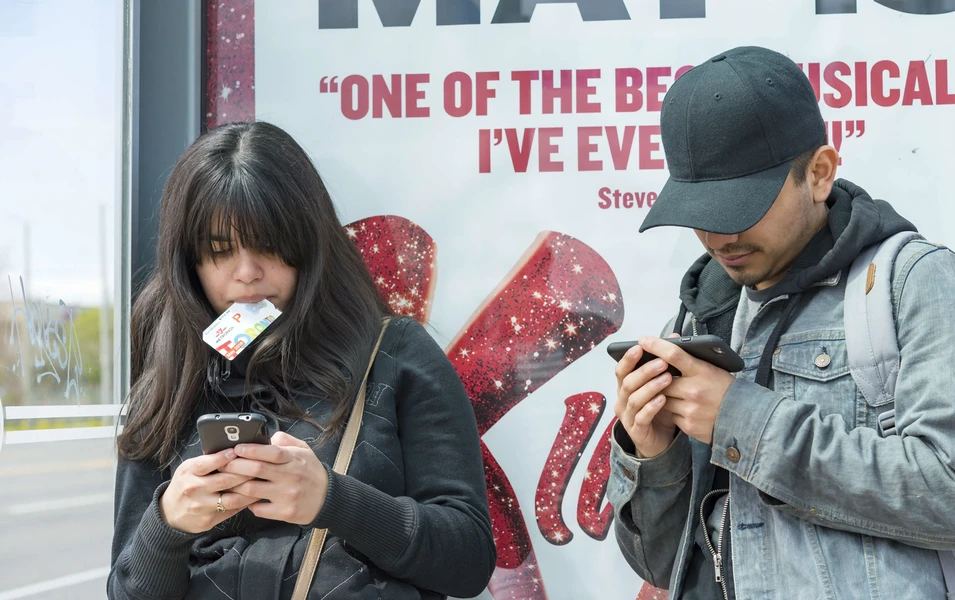 Study links smartphone snubbing to reduced couple mindfulness