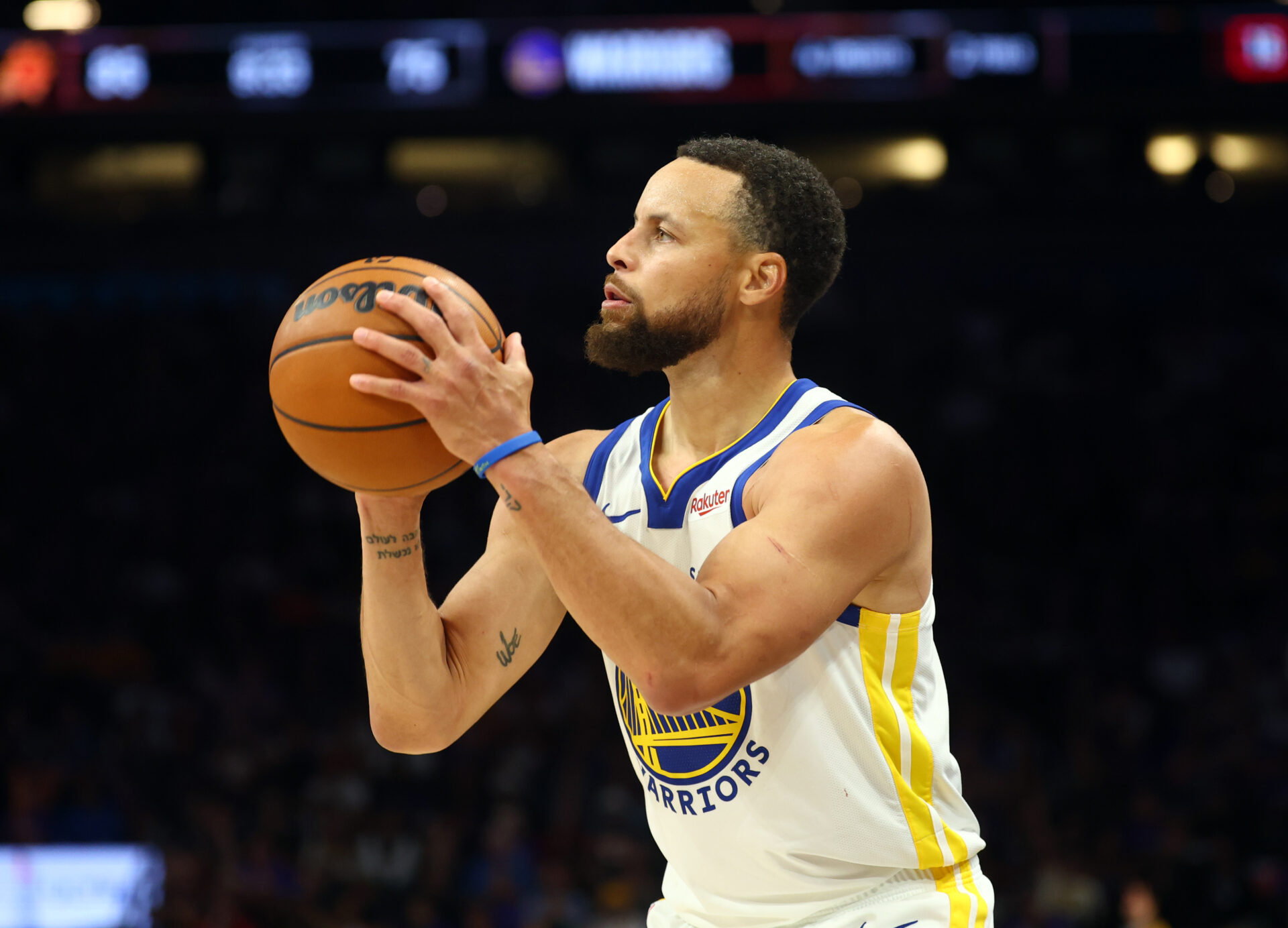 NBA star Stephen Curry signs shocking 10-year shoe deal