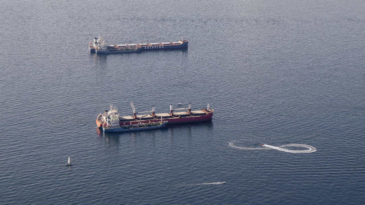 The Strait of Hormuz has split into two ship lanes — Americans ...