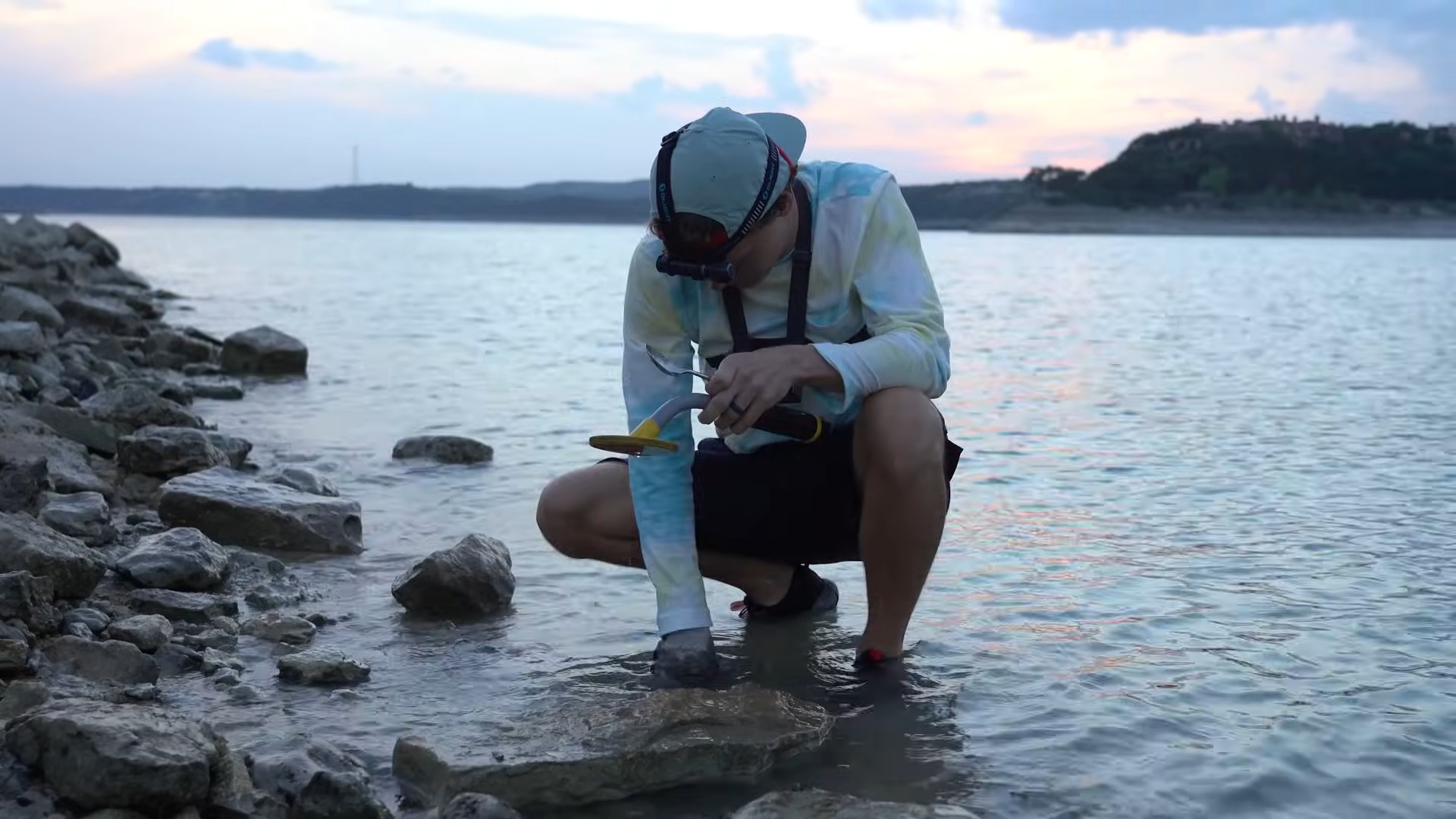 This record-low water level turned a dead shoreline into a jewelry zone