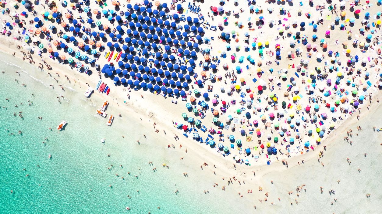 Warum hier Handtücher am Strand verboten sind