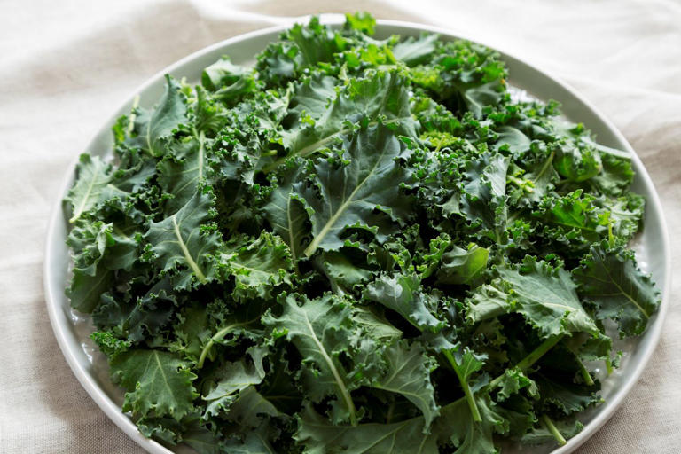 5 foods that are healthier raw than cooked