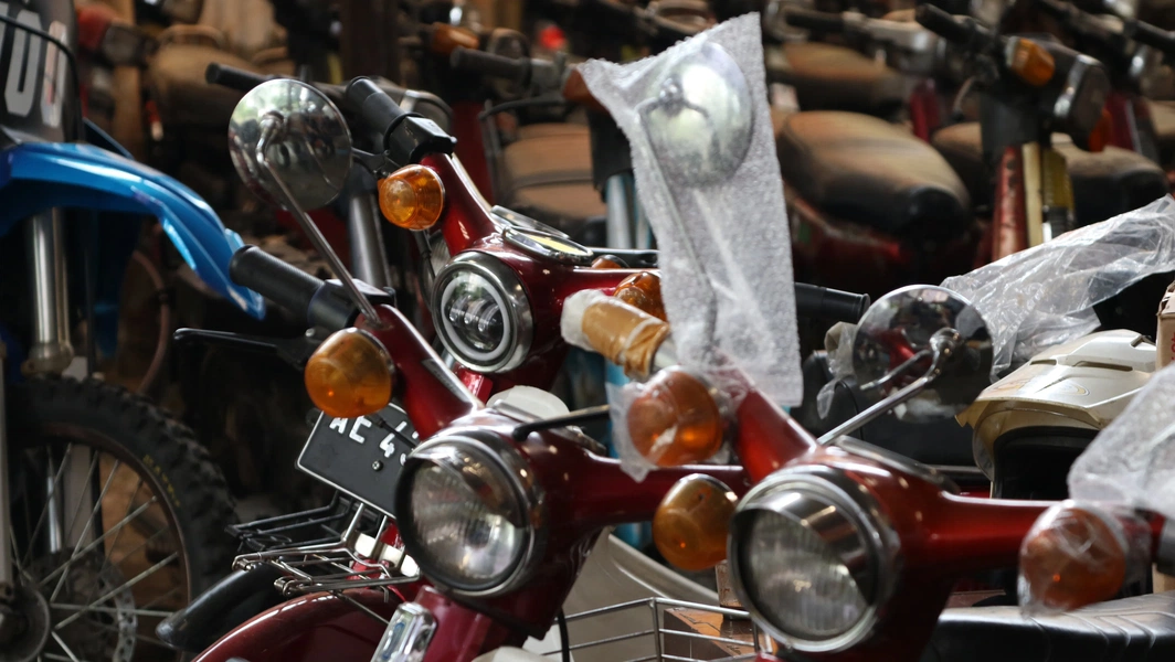 15 vintage motorcycles that struggle to hold value
