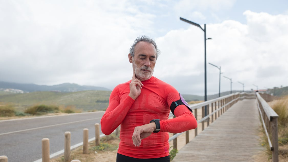 Mistakes men make in their 40s that ruin their 60s
