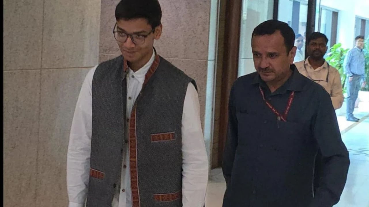 Why doesn't CBSE make him adviser? Panel after student's presentation