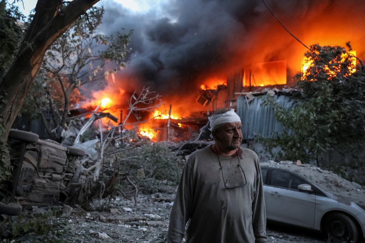 Russia pounds Ukraine in one of the largest attacks of the war