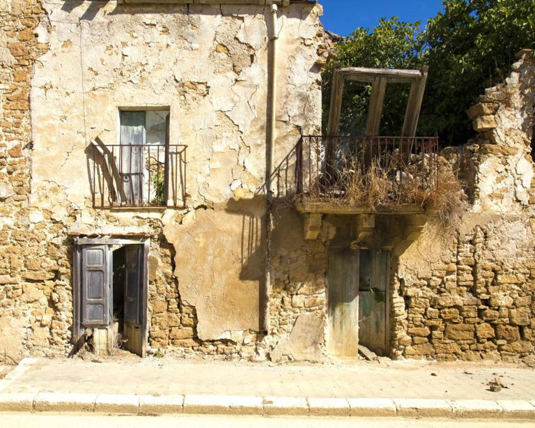 Krass! Das ist Siziliens größter Lost Place – so tragisch ist die ...