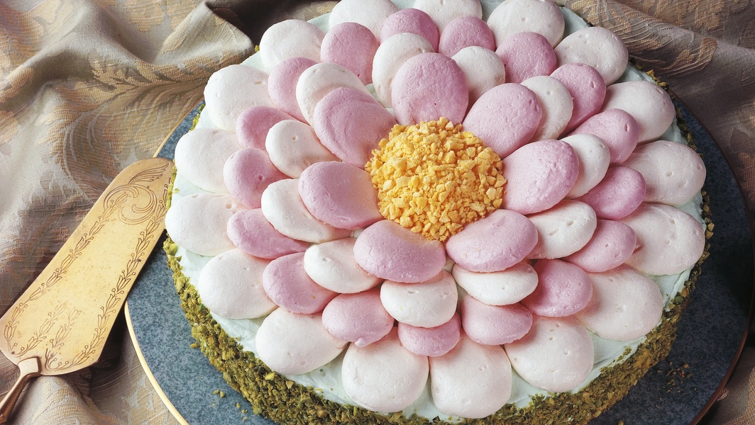 Edible cake toppers are taking over celebrations