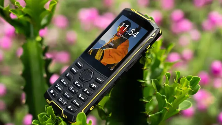 Dumbphone outside, smartphone inside: Meet the Ulefone Armor Mini 5
