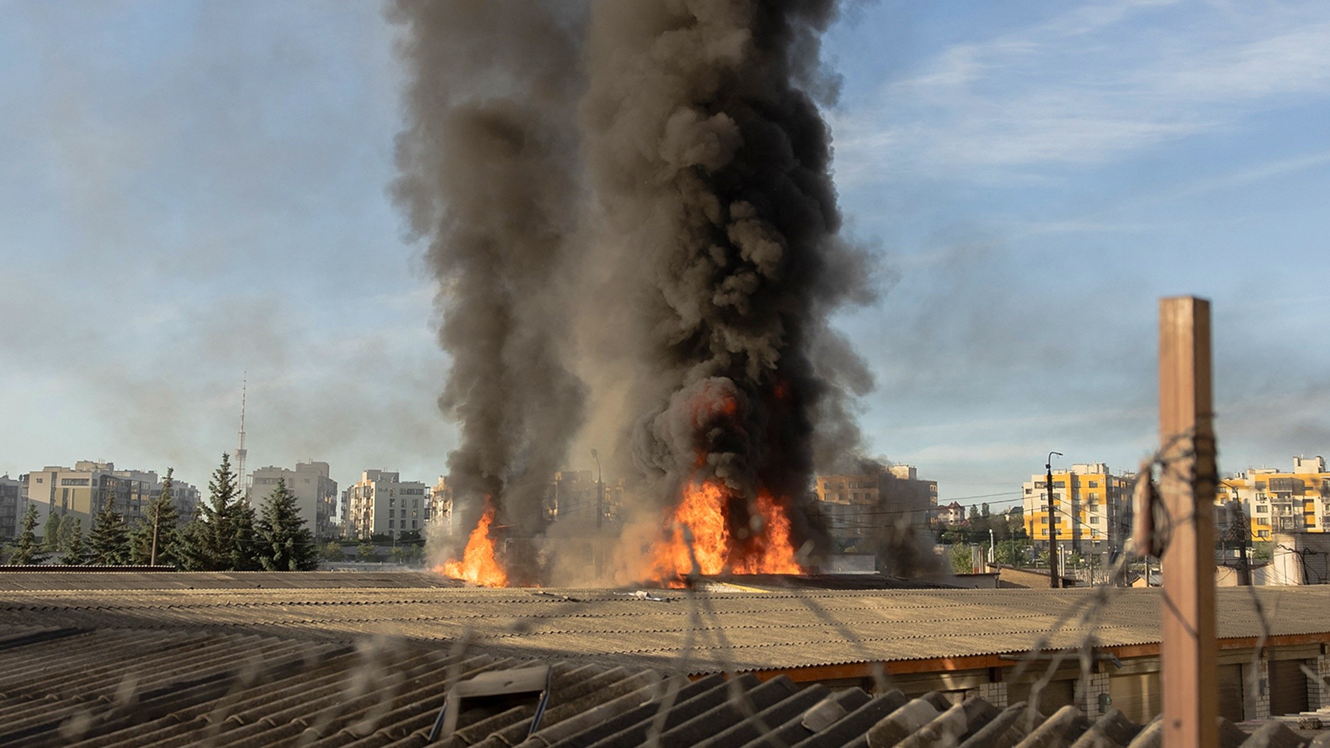 Russian strike on Ukraine kills at least 16 civilians, levels buildings