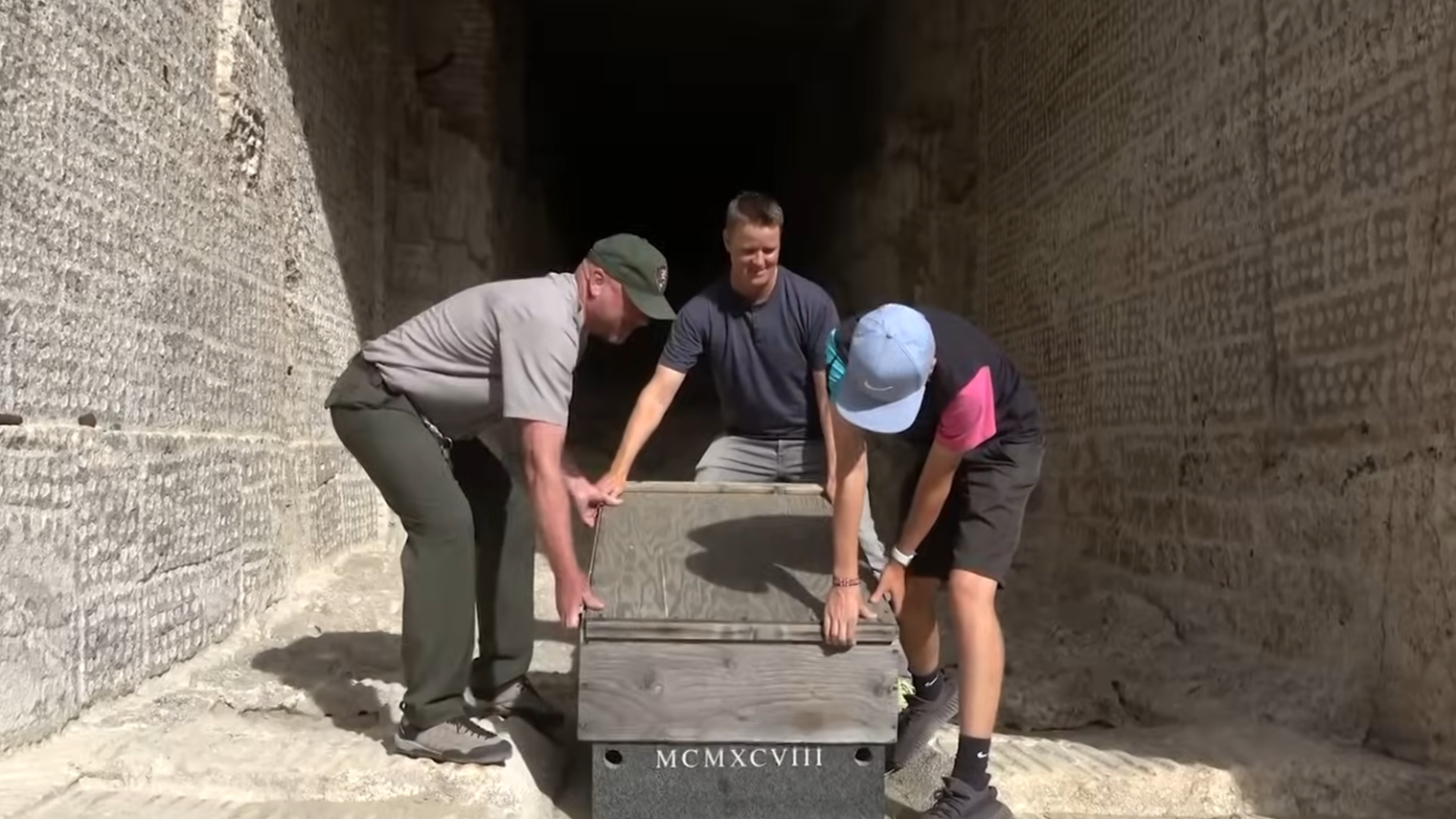 Mount Rushmore has a secret room hidden behind Lincoln’s head - “Almost ...