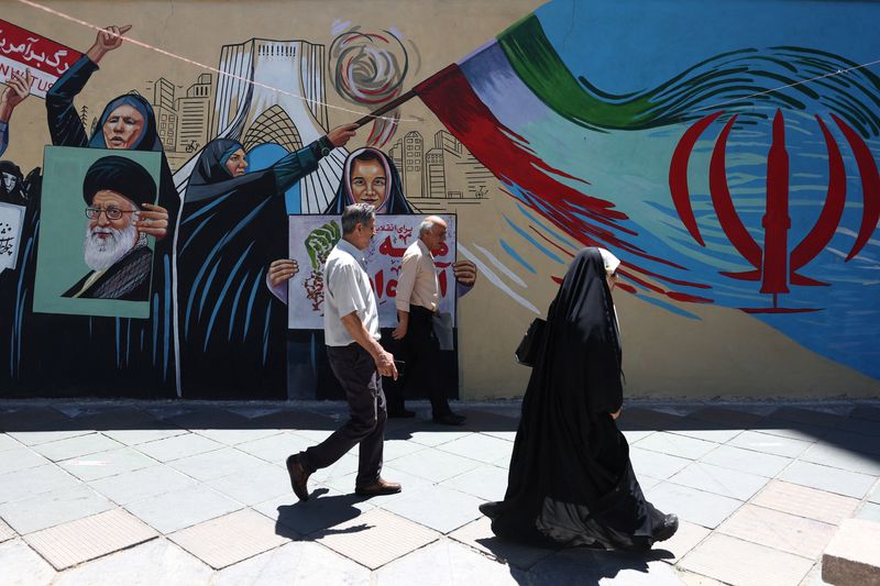 Iran studying deal to halt war as stalemate persists