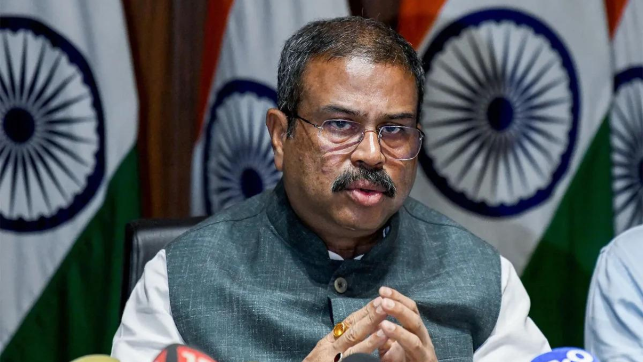 'Throwing dust in people's eyes': Congress after transfer of CBSE ...