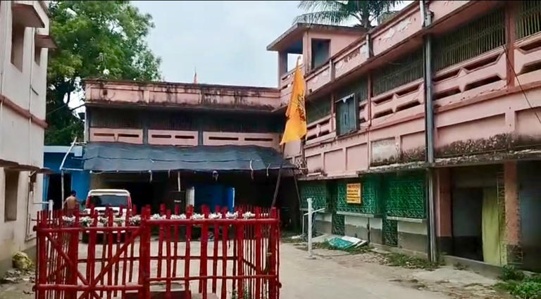 'Carry my voter ID and Aadhaar card': Inside West Bengal's border ...