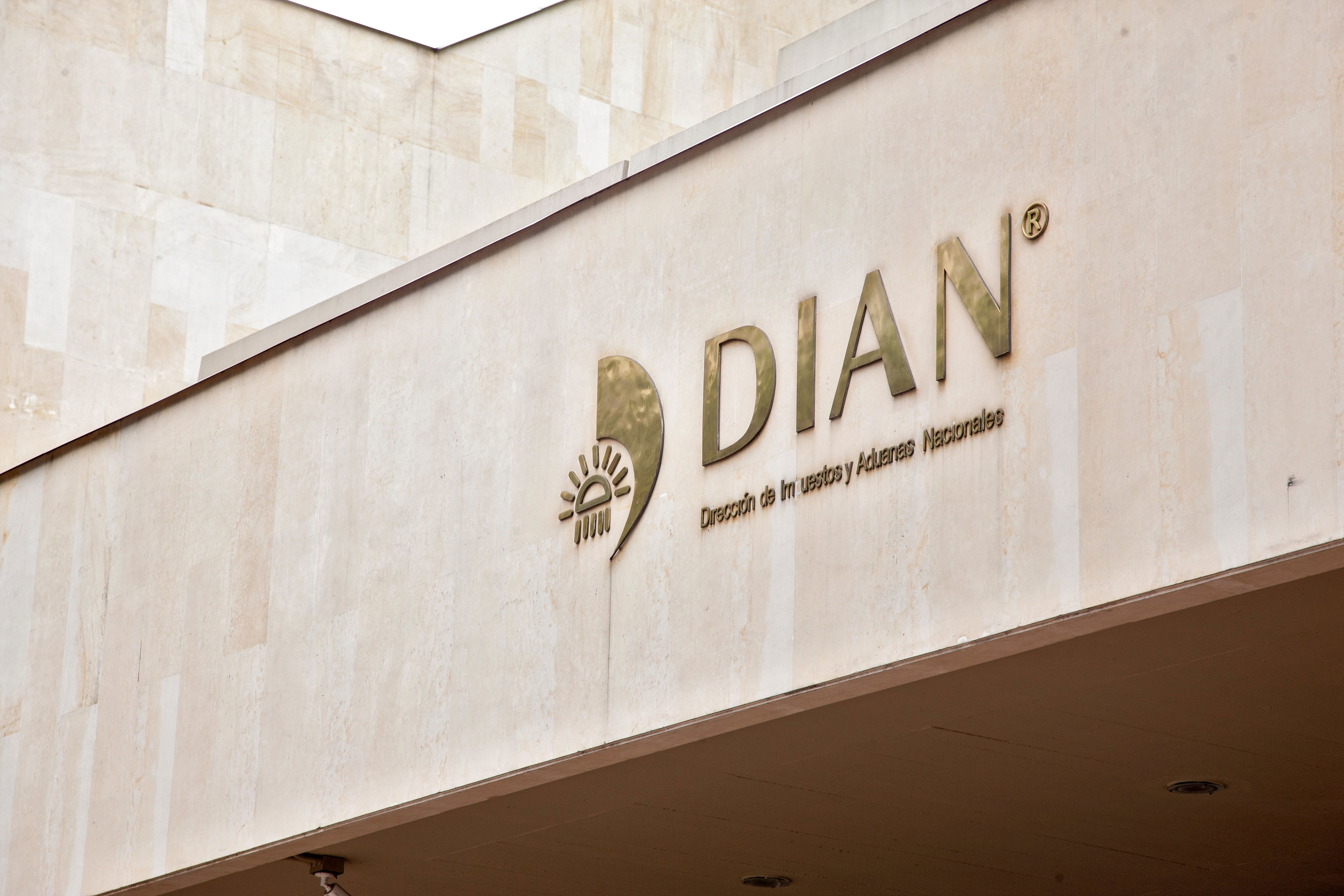 Dian reportó que más de 175.000 personas se pusieron al día tras el ...