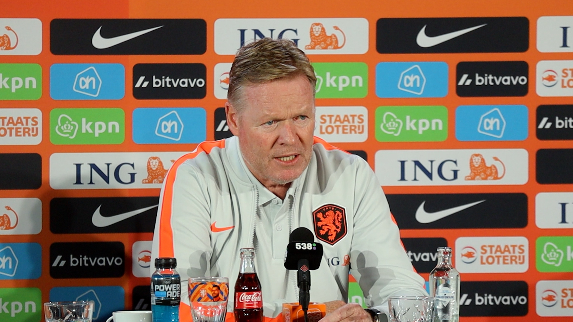 Koeman geeft duidelijkheid over Timber: 'Overlegd met hem en medische staf'