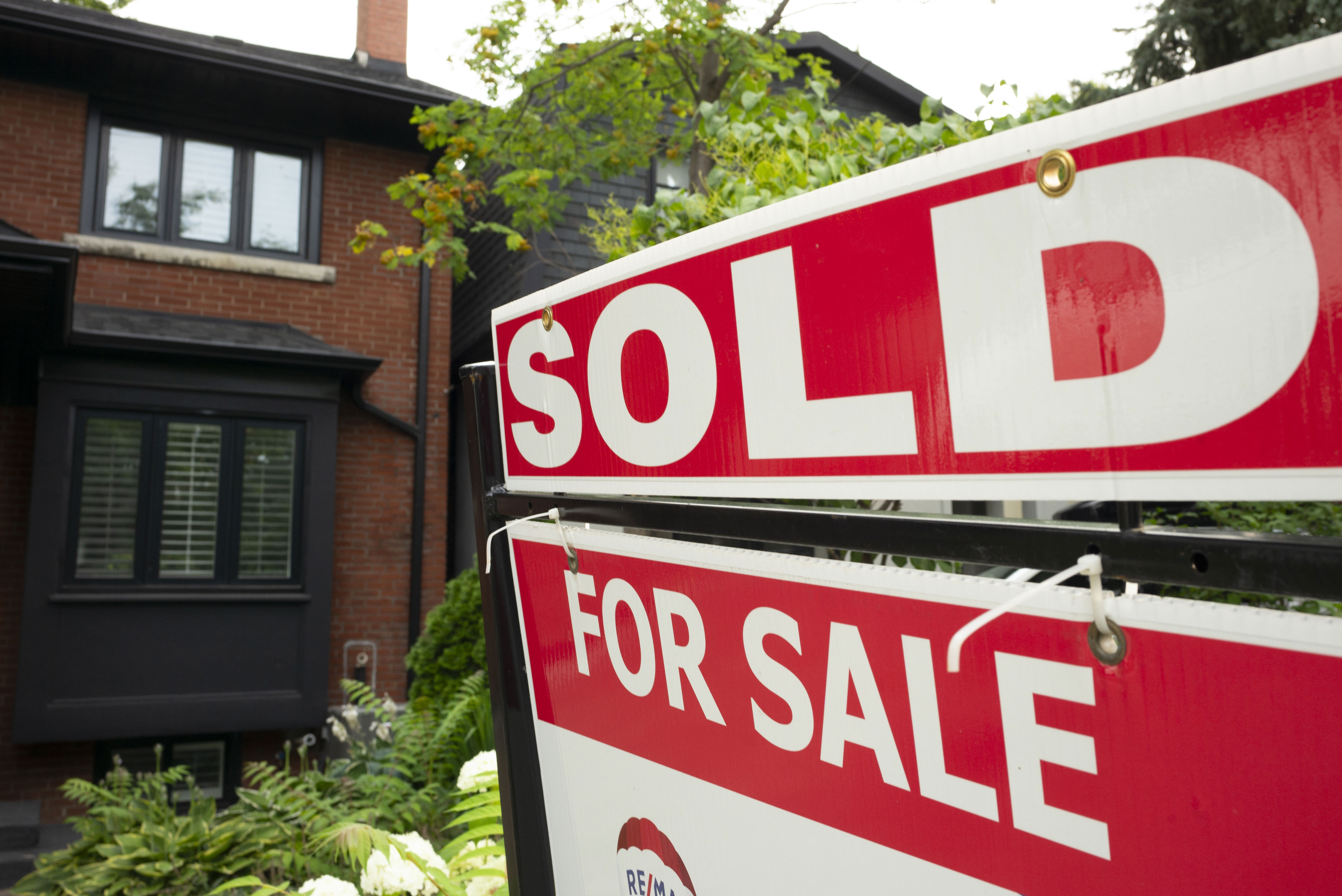 Vancouver-area home sales down 3.5% in May: board