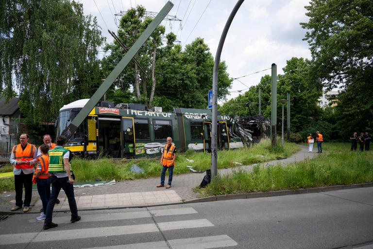 Some 20 injured in serious tram accident in Berlin