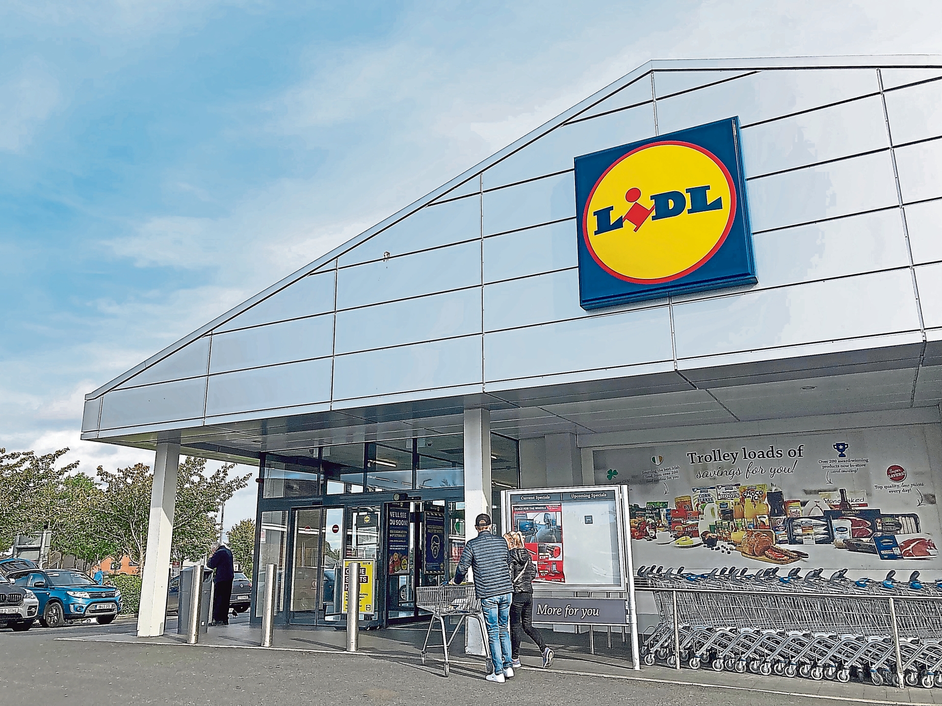 Lidl launches £250 solar battery deal - but the UK still can't plug ...