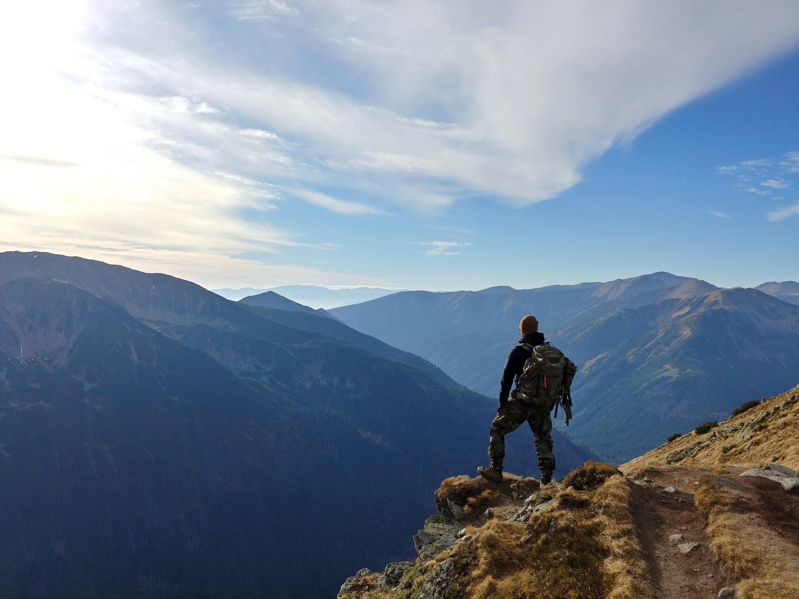 16 popular US hiking trails destroyed by crowds