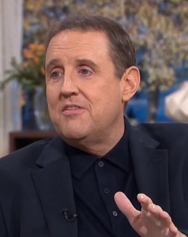 Teen, 19, accused of Peter Kay bomb hoax ejected from court after ...