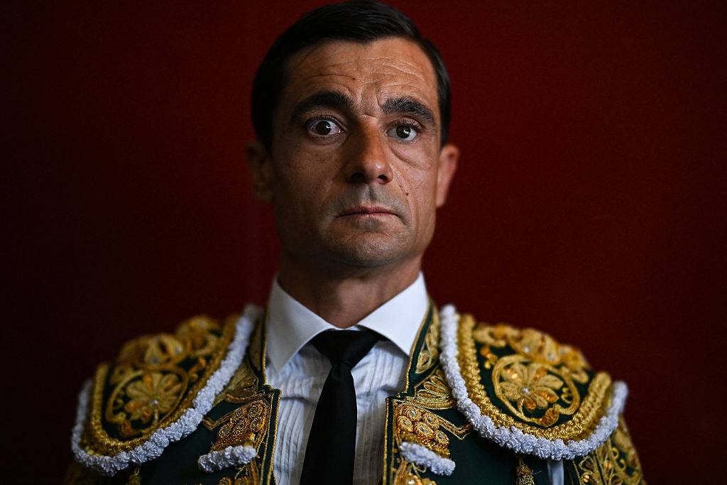 Spanish bull fight takes brutal turn as raging animal impales matador ...