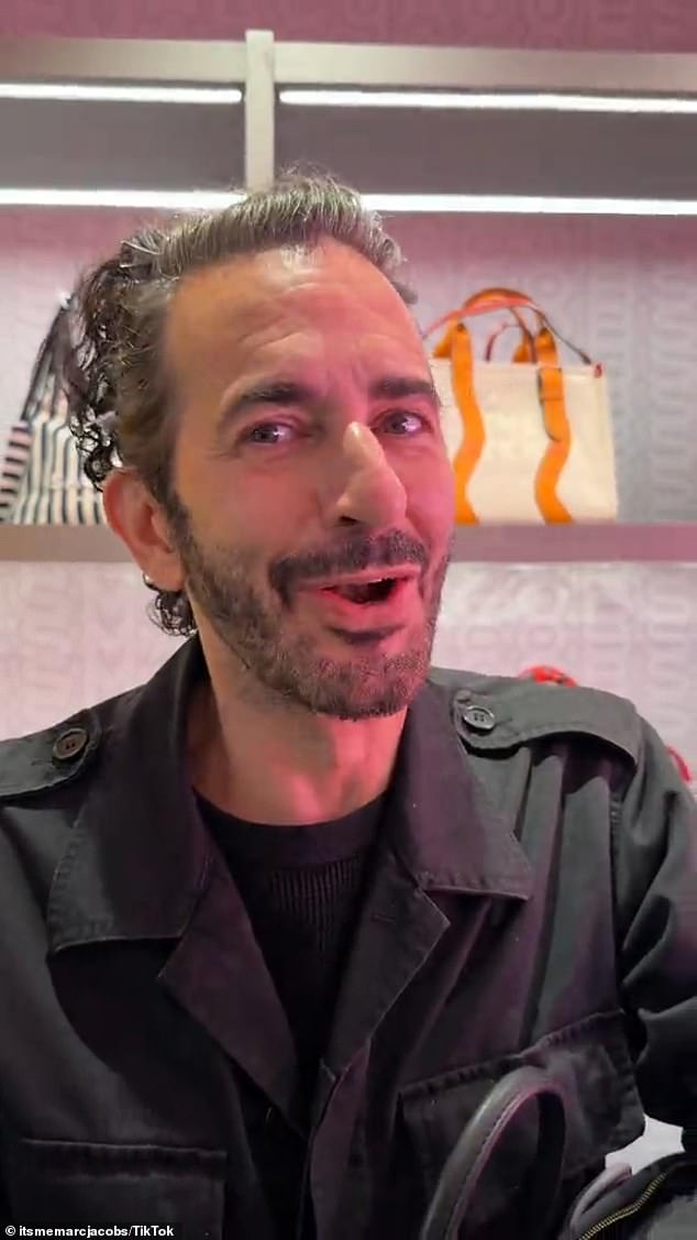 Moment fashion mogul Marc Jacobs goes unrecognized at his own store