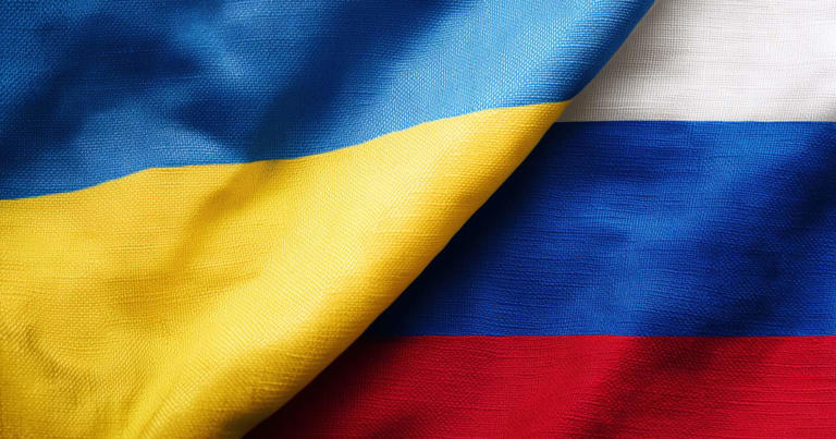 ANALYSE : L’Ukraine frappe l’Ilski et un navire russe en Crimée — une ...